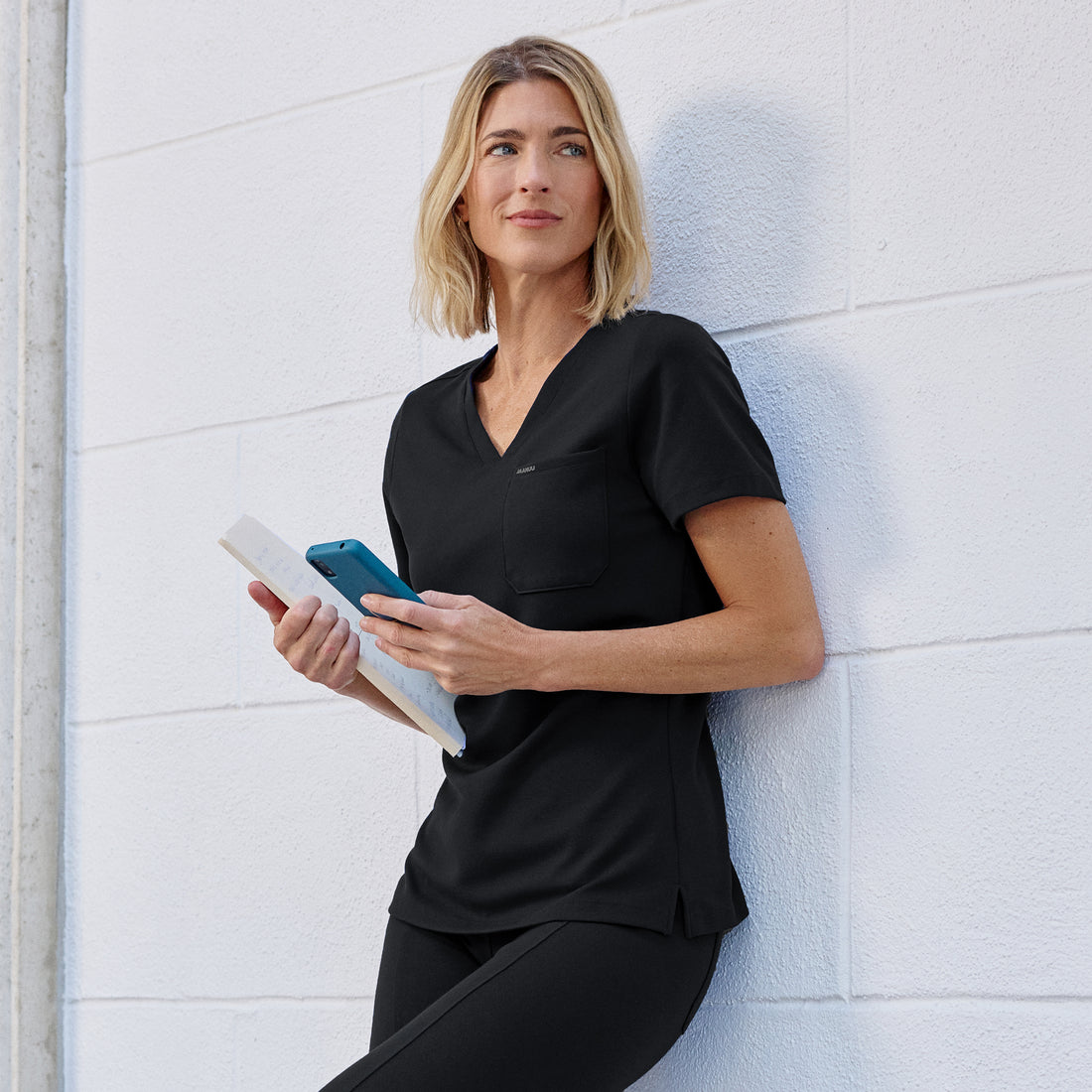 Rhena Slim UltraSOFT™ Scrub Top - Black – JAANUU